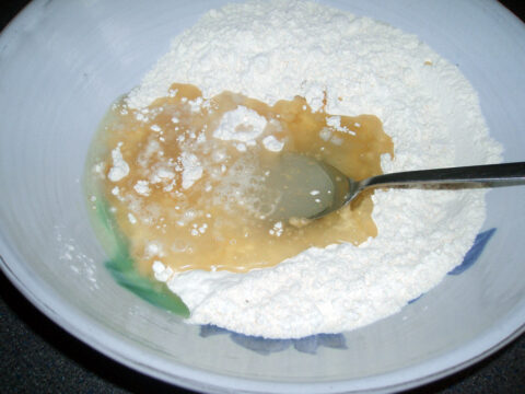 Making pastry with oil