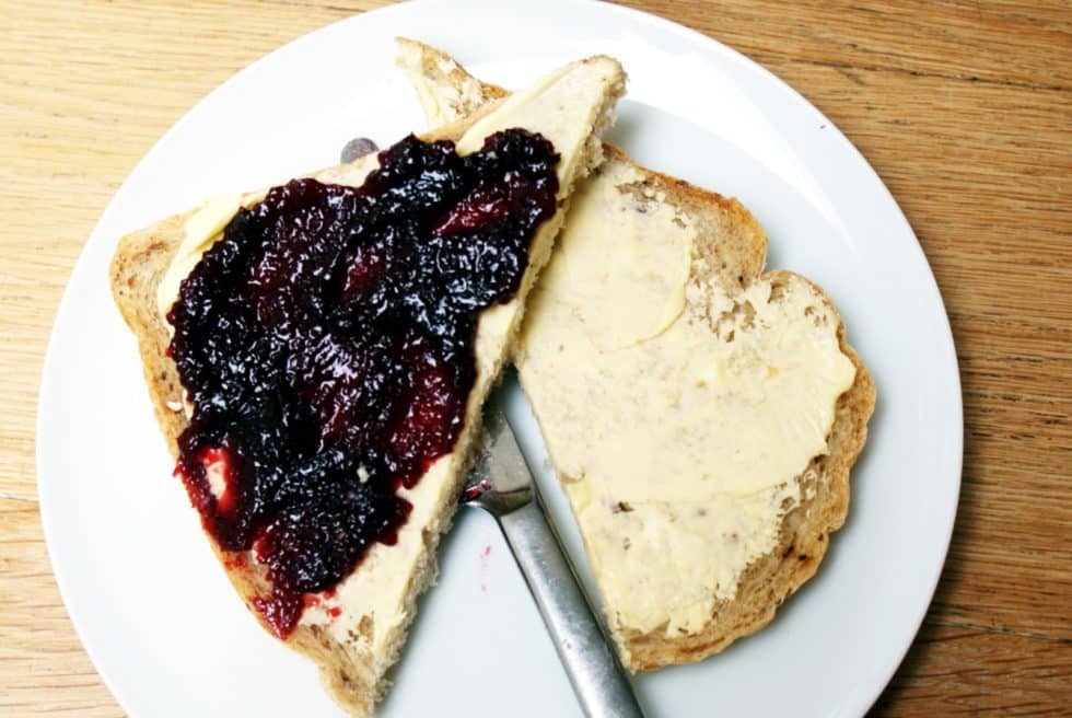 Home made sloe and apple jam - Thrifty Lesley