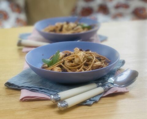 Sicilian Spaghetti Recipe with chicken, olives, sun-dried tomatoes ...